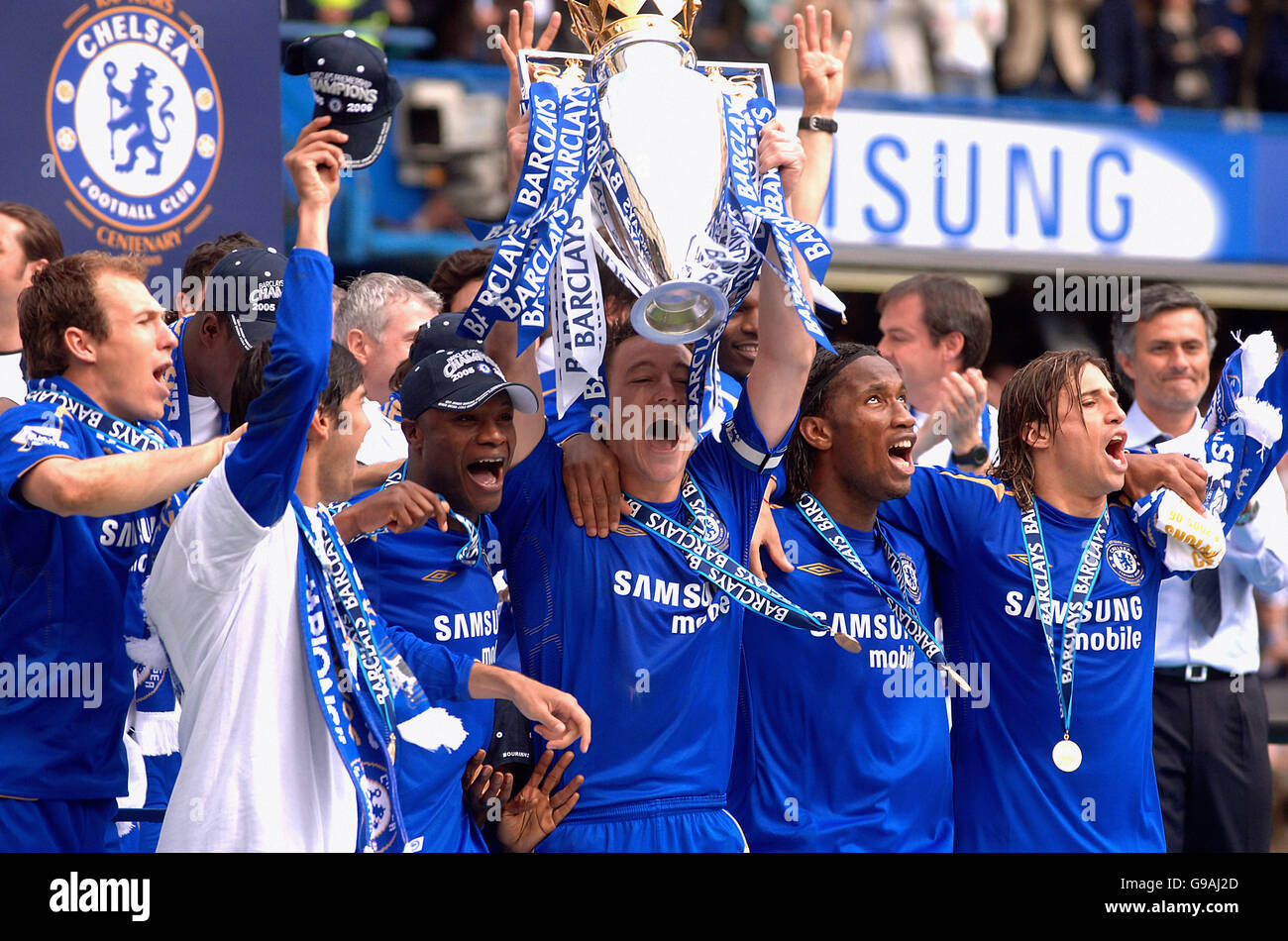 The Chelsea celebrate as captain John Terry lifts the Premiership ...