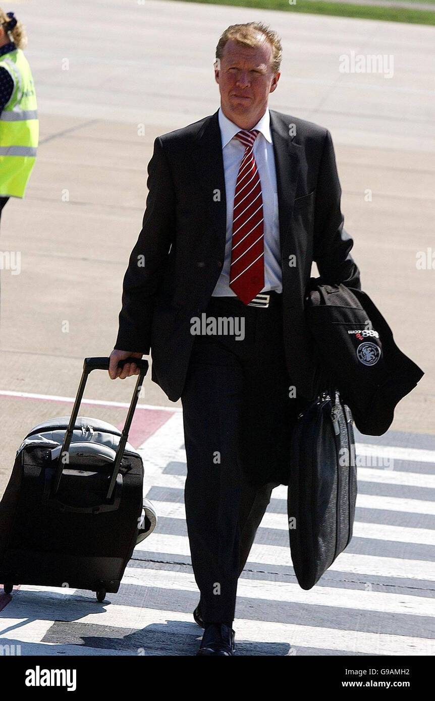 Middlesbrough manager steve mcclaren arrives back at teeside airport hi ...