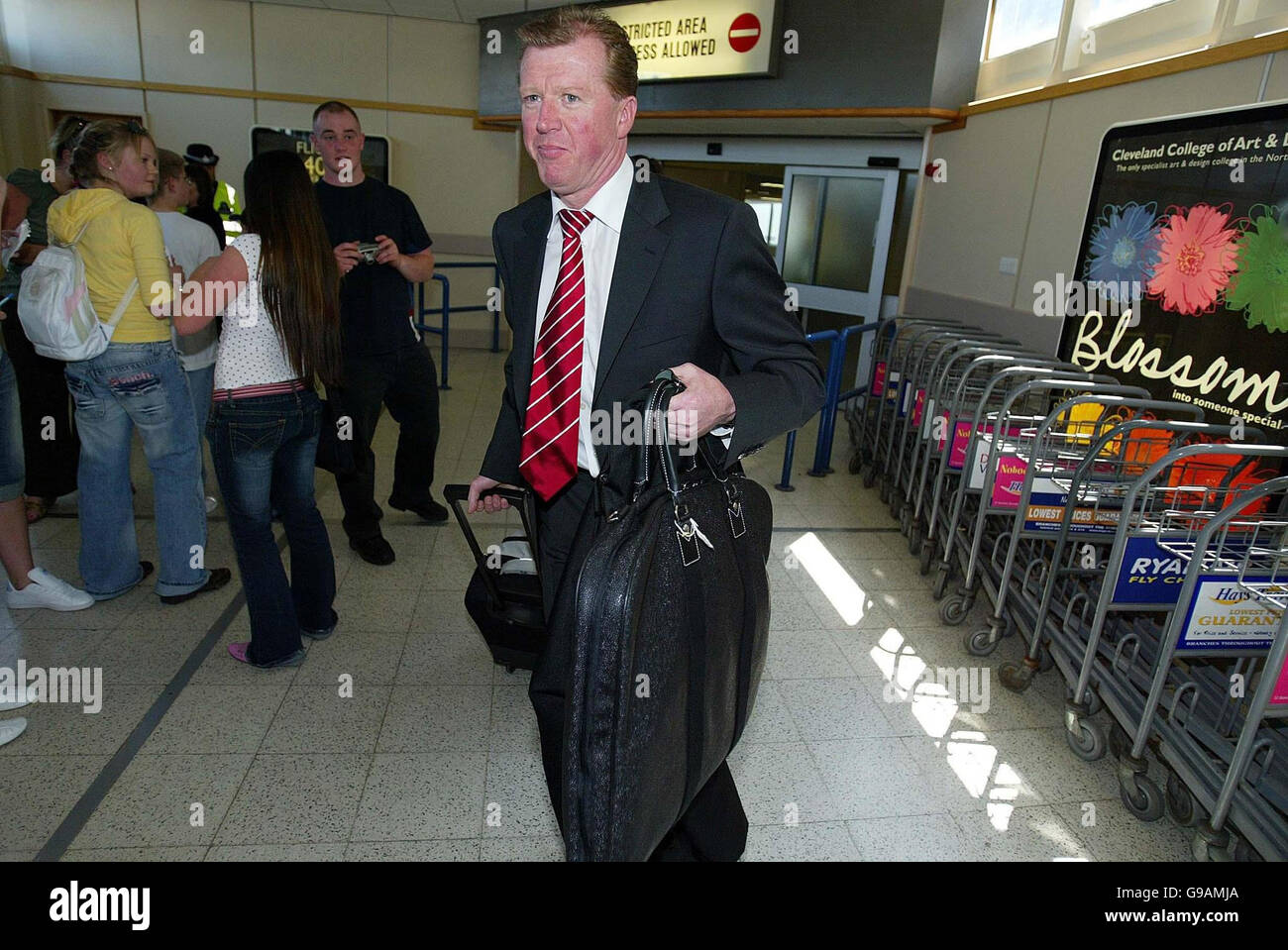 Middlesbrough manager Steve McClaren arrives back at Teeside Airport ...