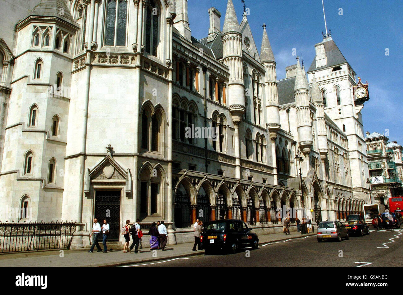 Fleet high street hi-res stock photography and images - Alamy