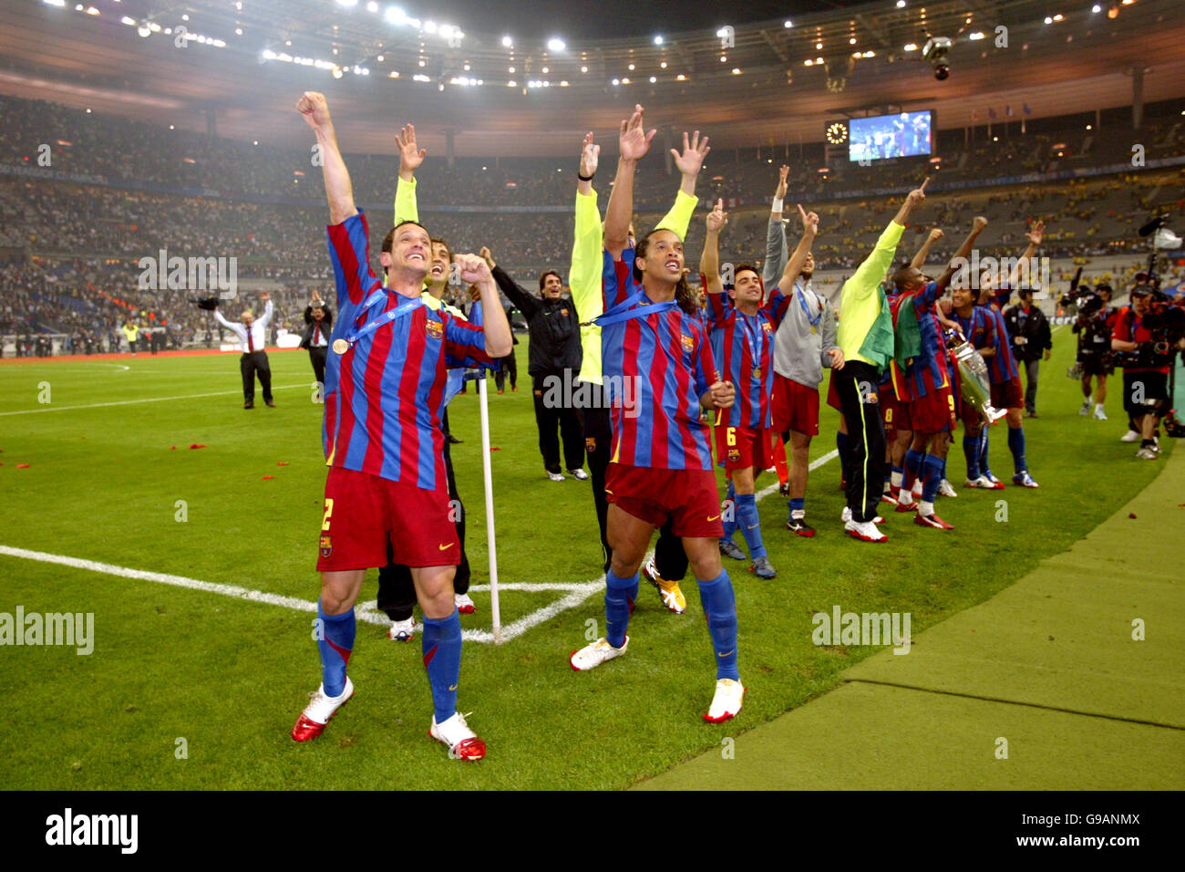 France celebrate end match hi-res stock photography and images - Alamy