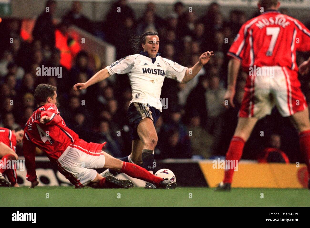 Tottenham Hotspur's David Ginola (r) beats Middlesbrough's Steve ...