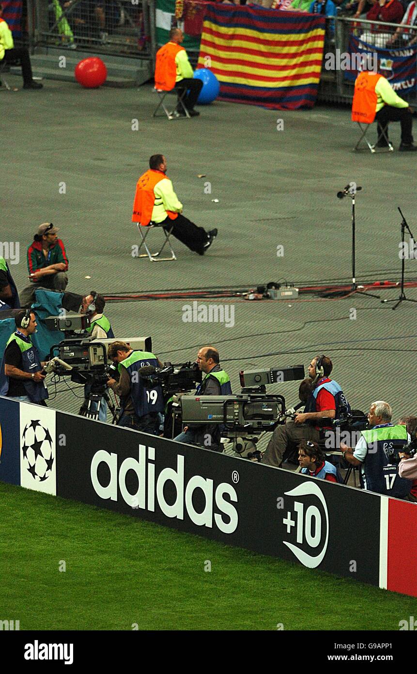 Soccer - UEFA Champions League - Final - Barcelona v Arsenal - Stade de ...