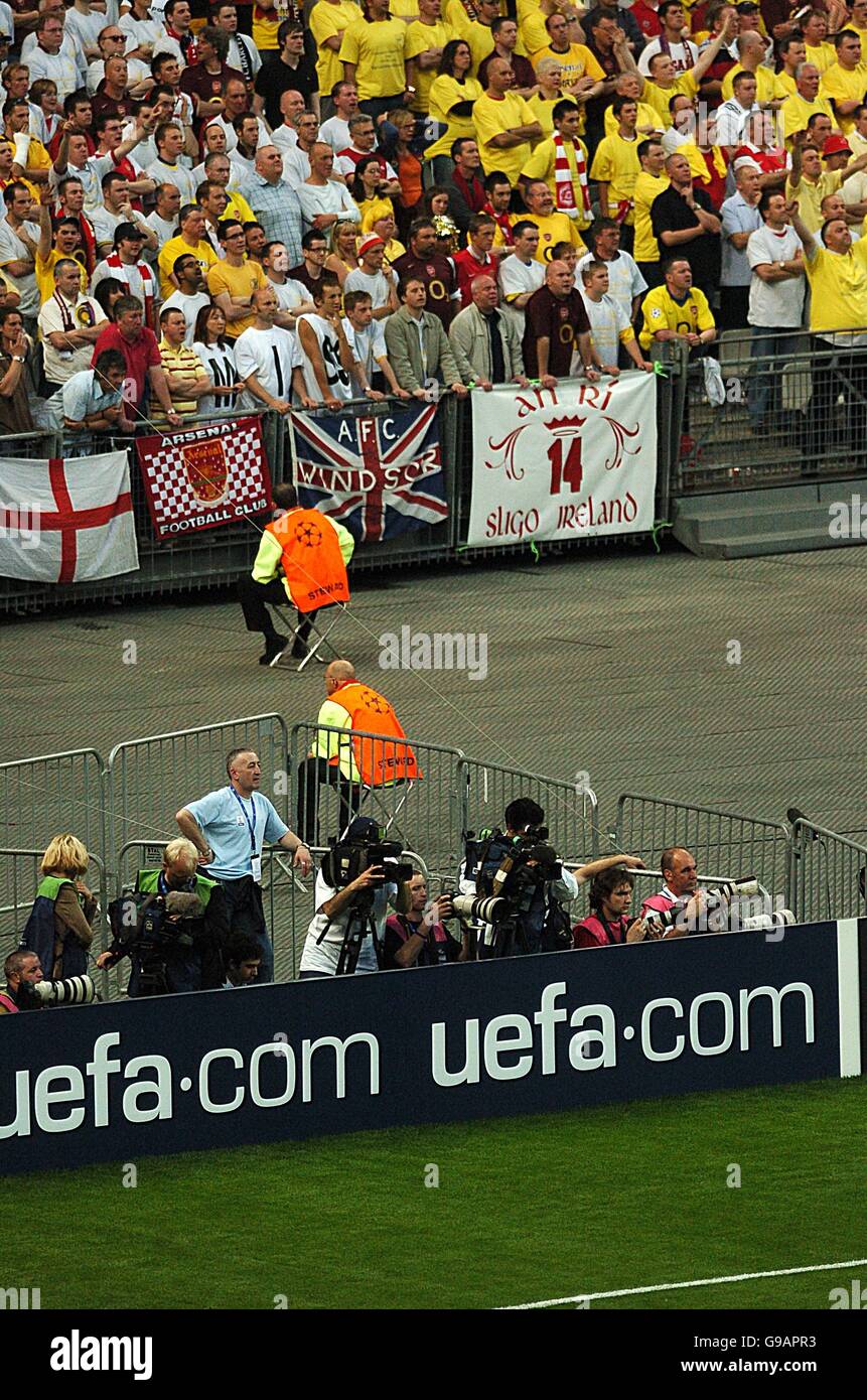 Soccer - UEFA Champions League - Final - Barcelona v Arsenal - Stade de ...