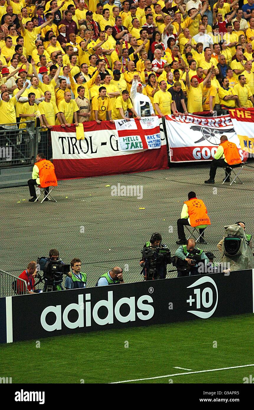 Soccer - UEFA Champions League - Final - Barcelona v Arsenal - Stade de ...