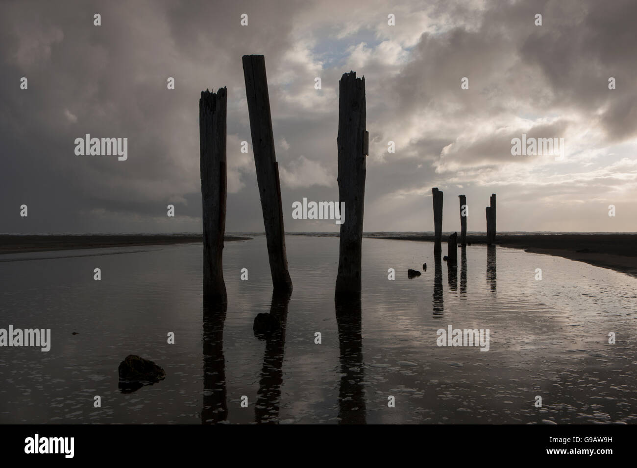 Posts in water hi-res stock photography and images - Alamy