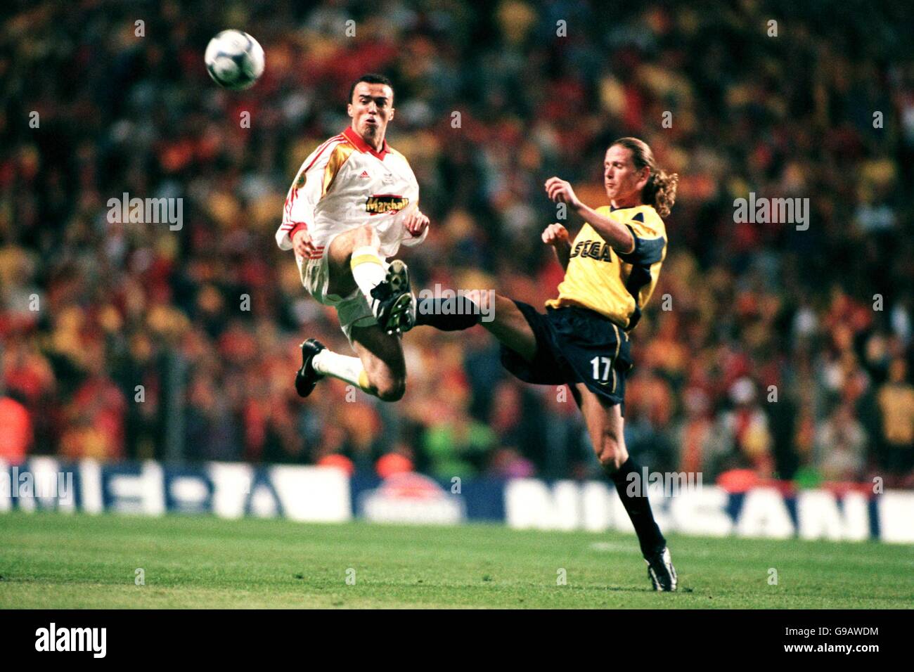 Soccer - UEFA Cup - Final - Galatasaray v Arsenal Stock Photo - Alamy