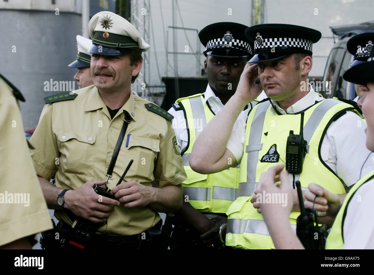 British Transport Police Team up with the German Police at the Main ...