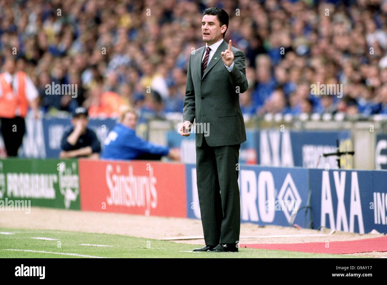 Soccer - AXA FA Cup - Final - Chelsea v Aston Villa. Aston Villa's ...