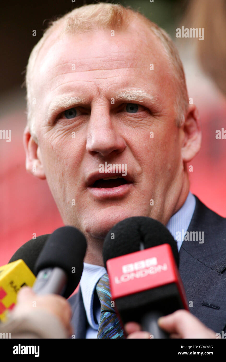 Iain dowie press conference hi-res stock photography and images - Alamy