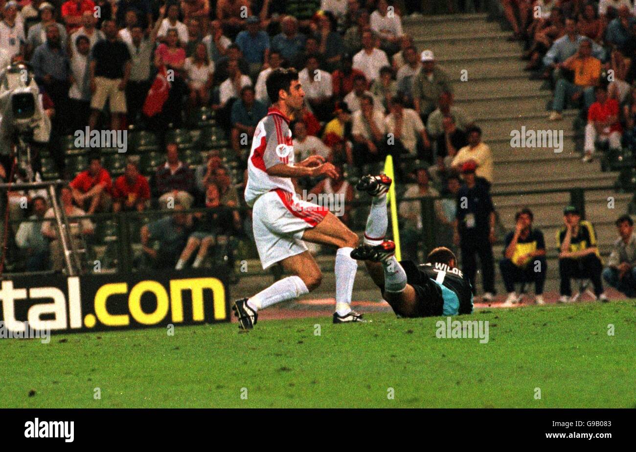 Soccer euro 2000 group b turkey v belgium hi-res stock photography and ...