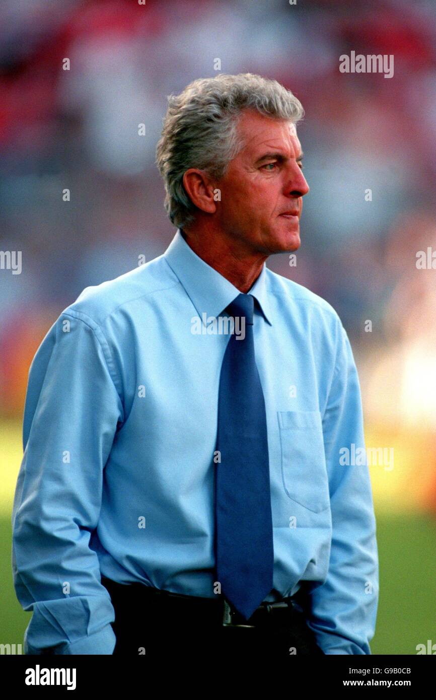 Soccer - Euro 2000 - Group A - England v Germany. Erich Ribbeck ...