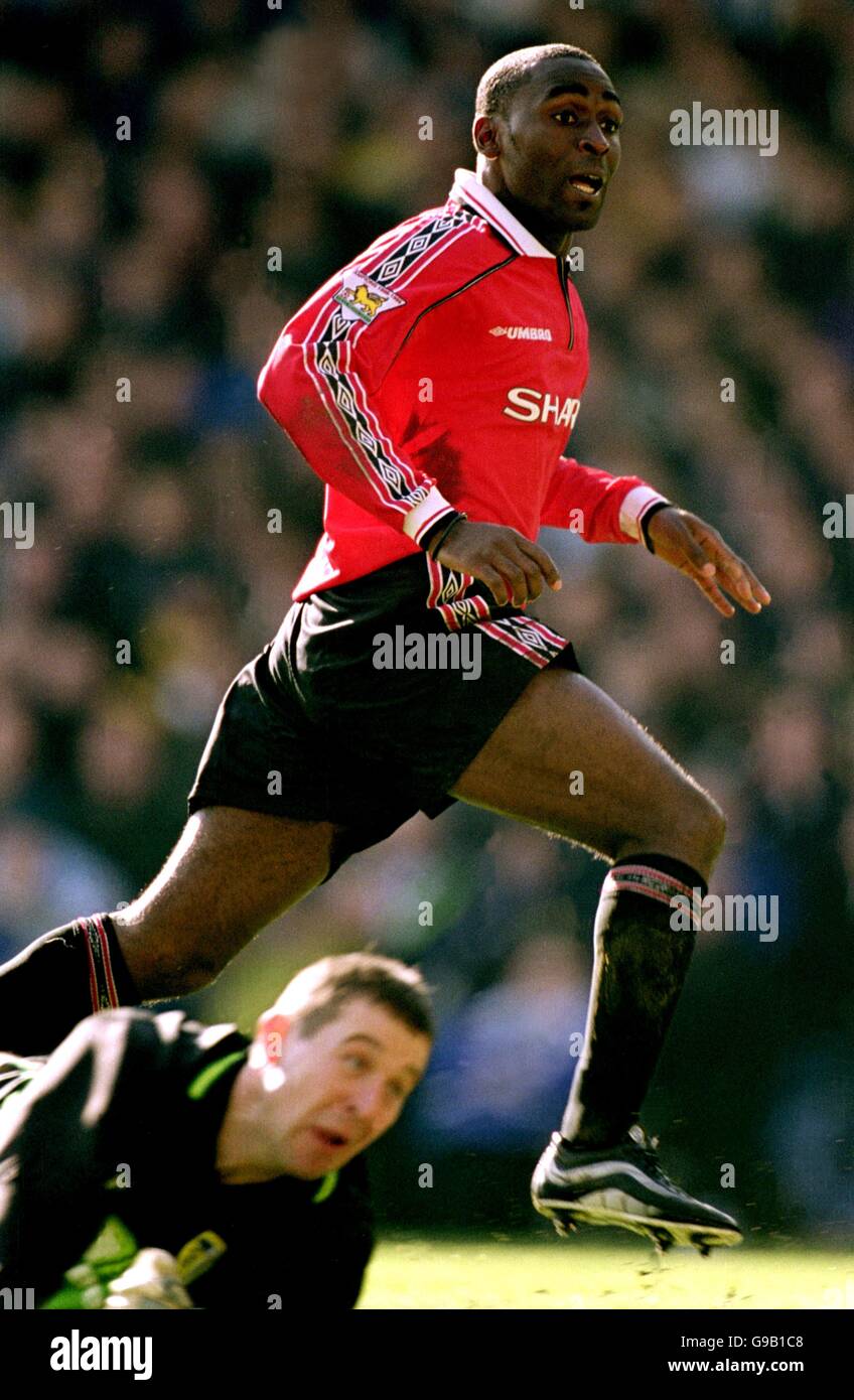 (L-R) Leeds United's goalkeeper Nigel Martyn can only watch as ...