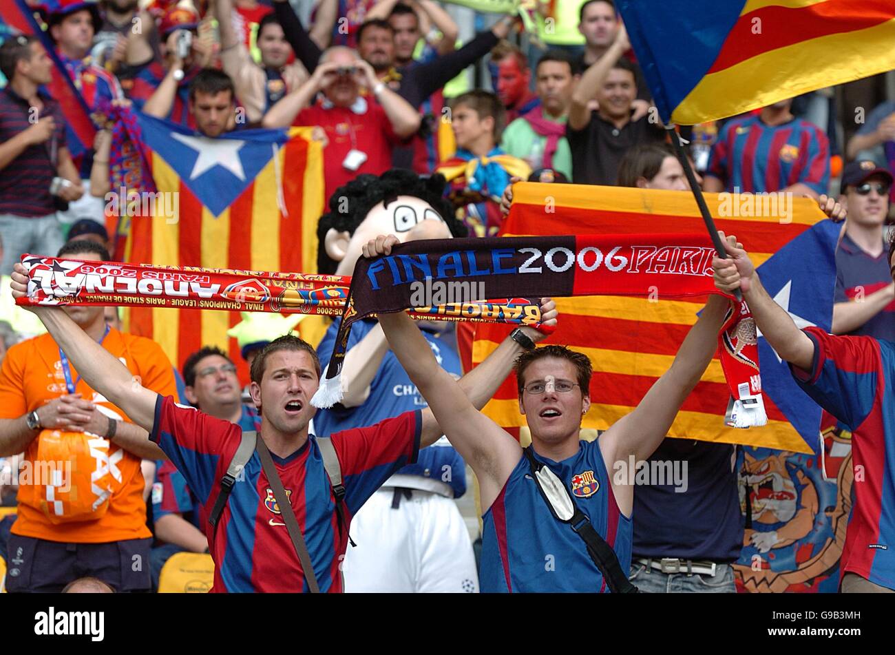 Soccer - UEFA Champions League - Final - Barcelona v Arsenal - Stade de ...