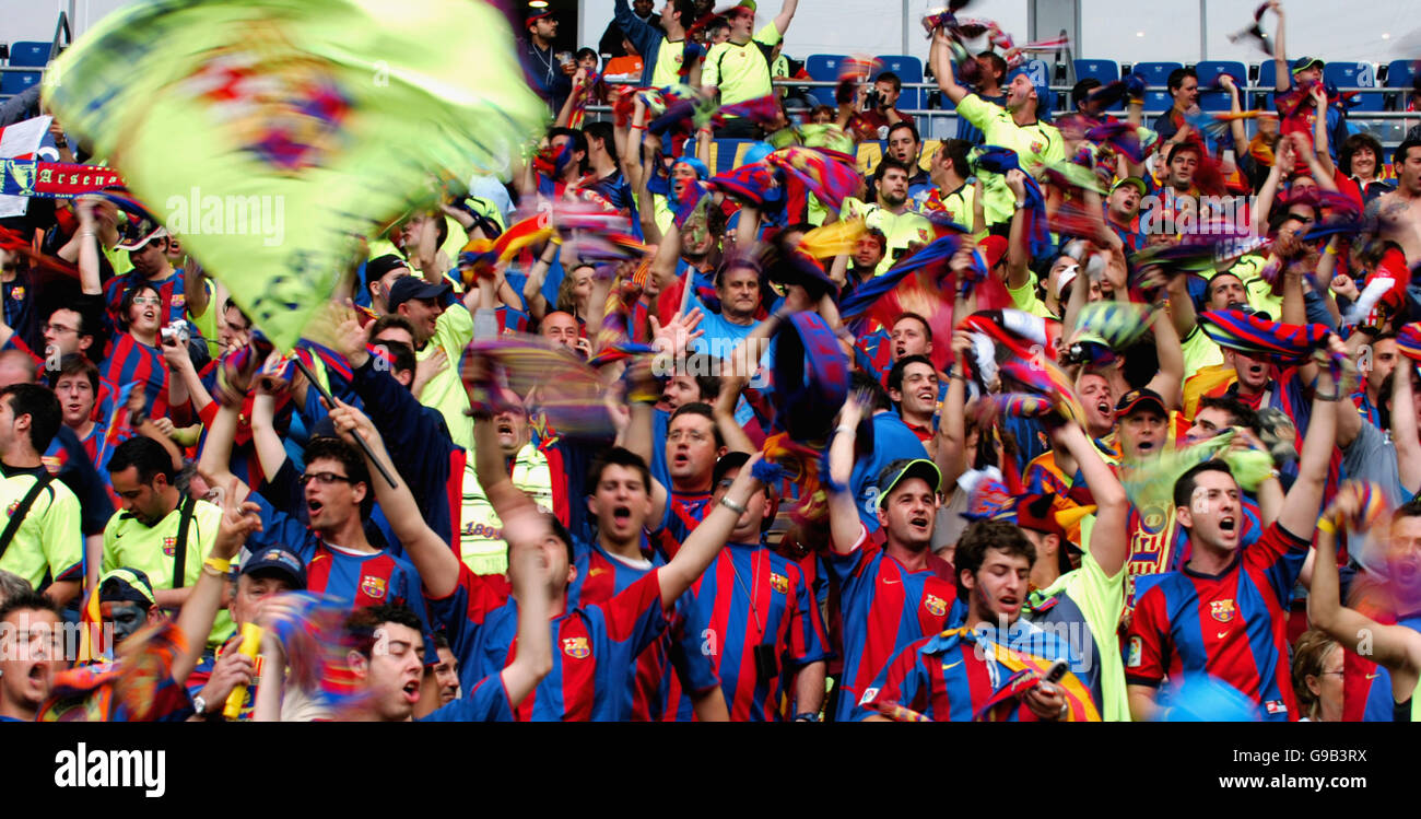 Soccer - UEFA Champions League - Final - Barcelona v Arsenal - Stade de ...