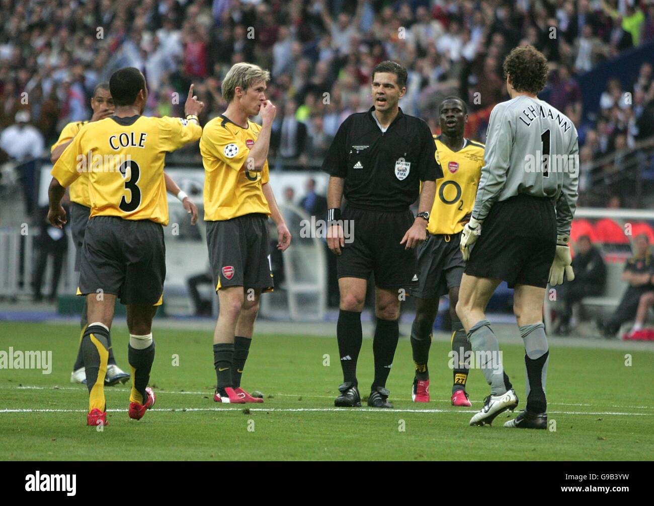 Soccer - UEFA Champions League - Final - Barcelona v Arsenal - Stade de ...