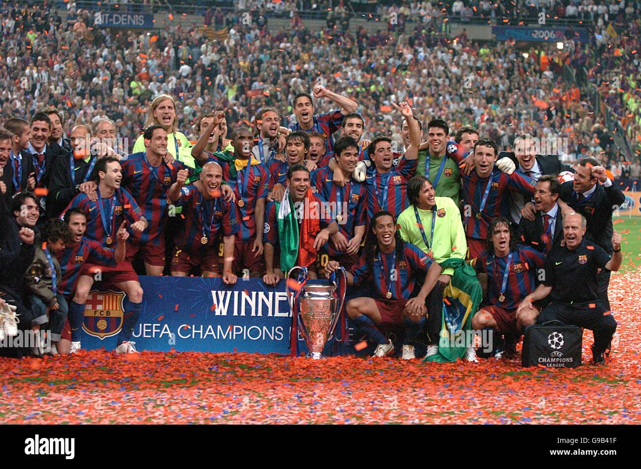 The barcelona players celebrate winning the uefa champions league hi-res stock photography and ...