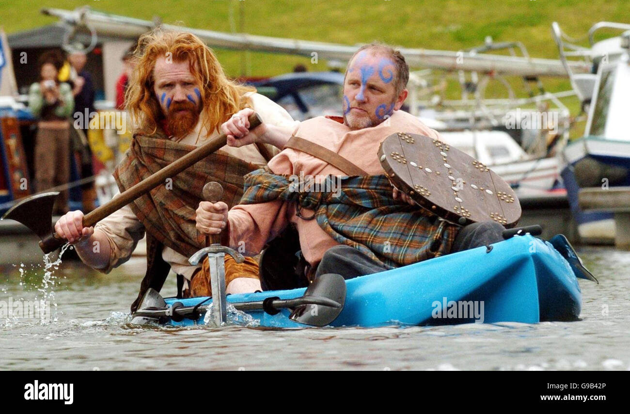 Forth clyde canal kayak hi-res stock photography and images - Alamy
