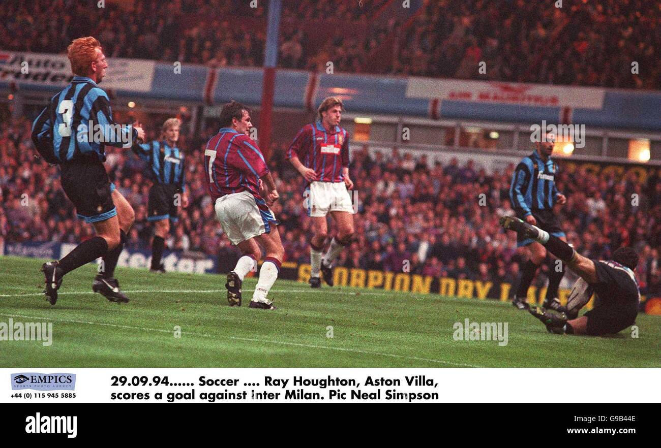 154434 Ray Houghton Stock Photo - Alamy