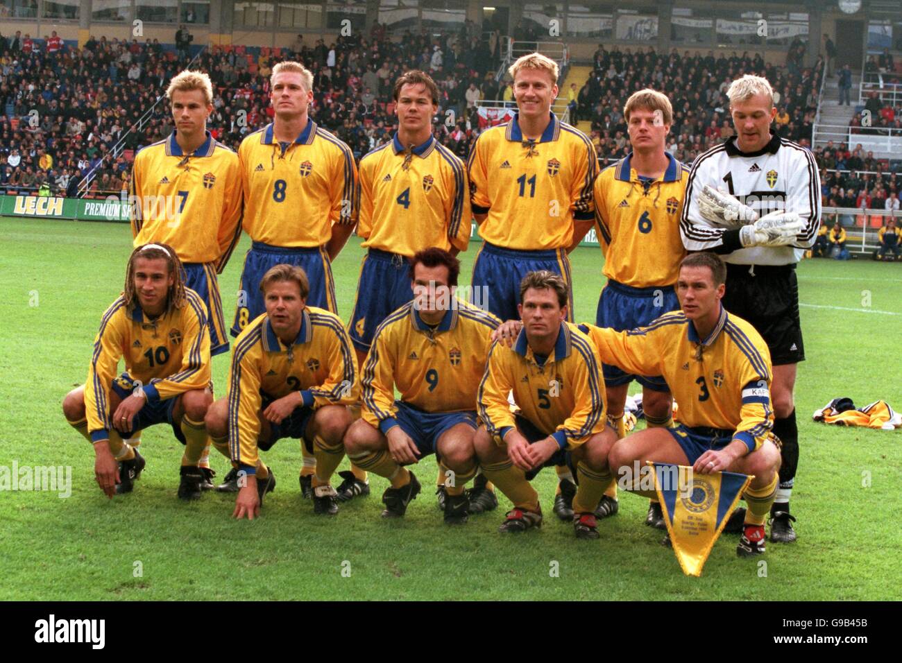 Sweden football team 2000 hi-res stock photography and images - Alamy