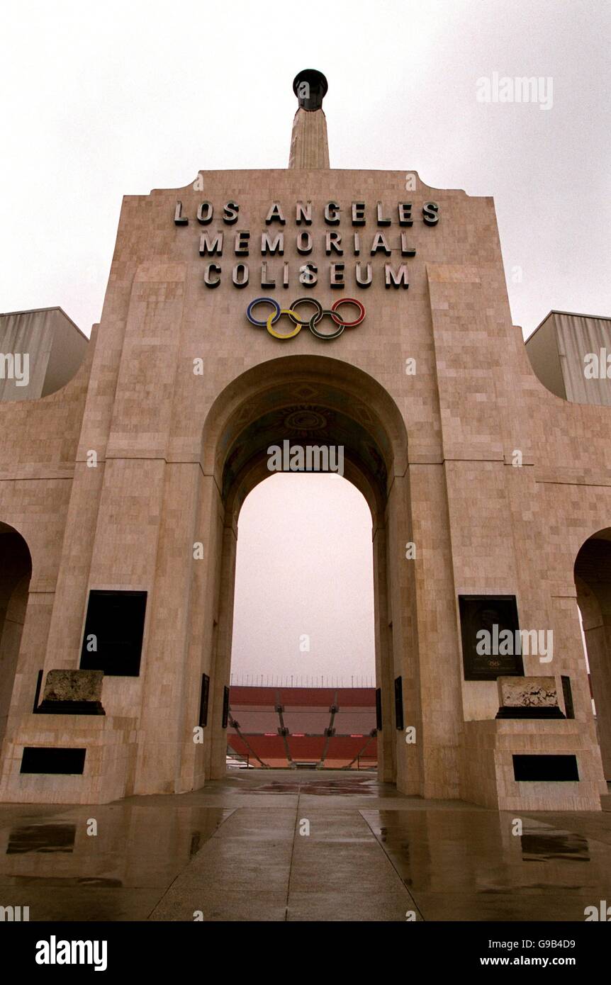 Arch column pillar rings olympic statue architecture football hi-res ...
