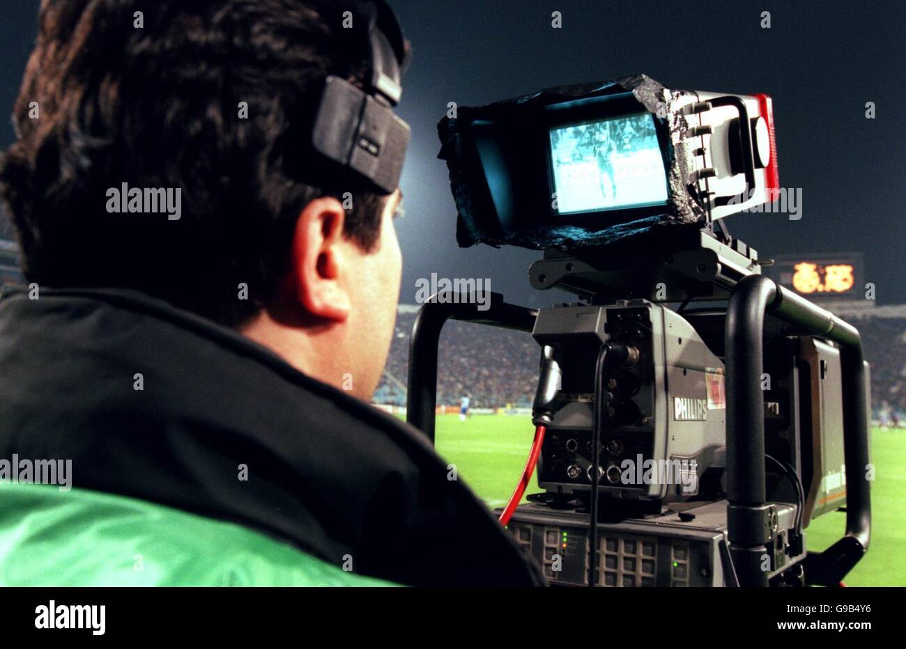 Tv cameraman uefa champions league hi-res stock photography and images ...