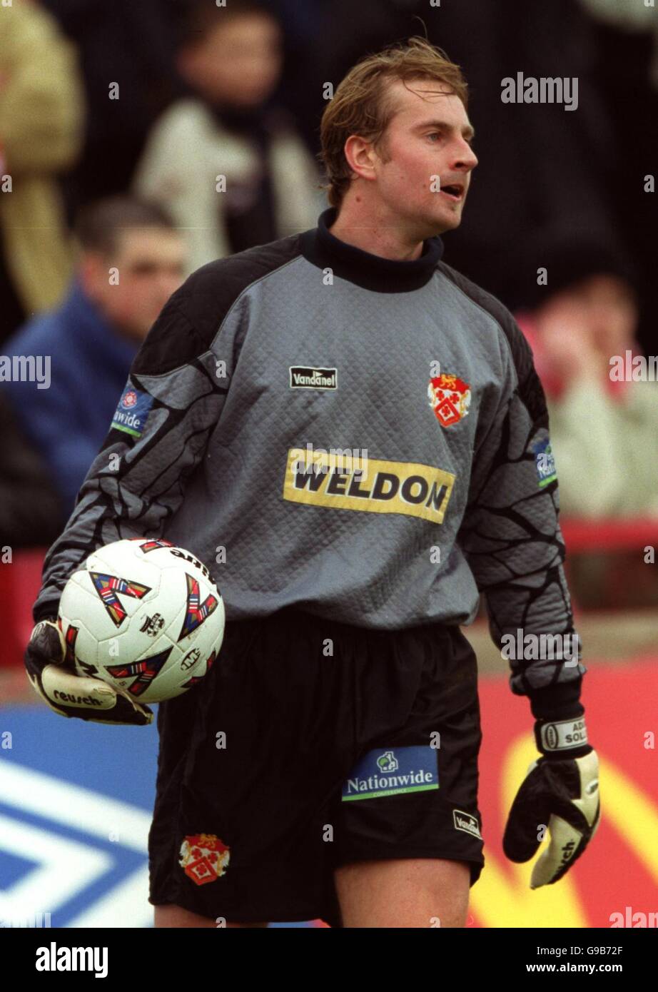 Kettering town goalkeeper hi-res stock photography and images - Alamy