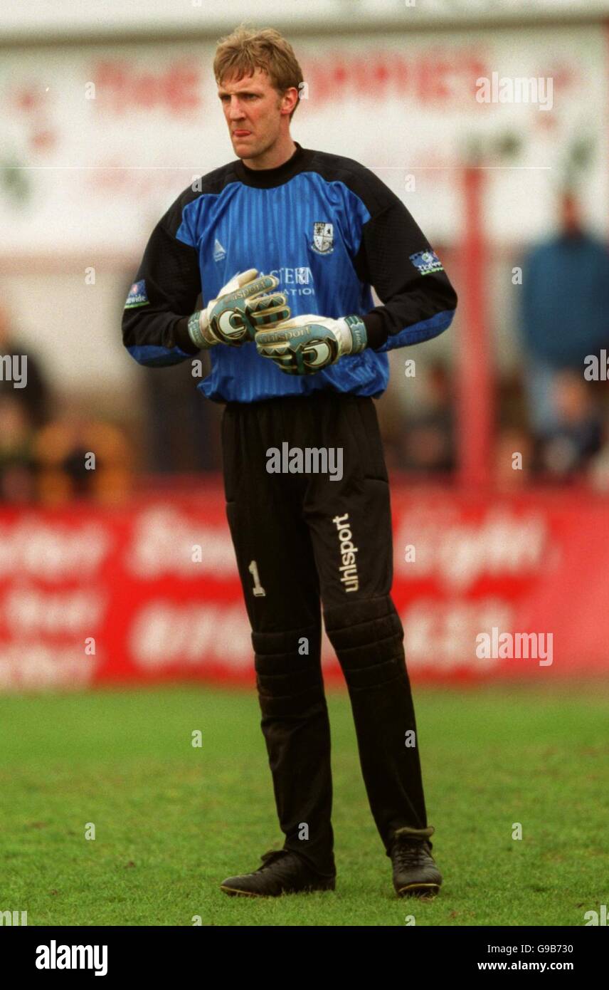 Kettering town goalkeeper hi-res stock photography and images - Alamy