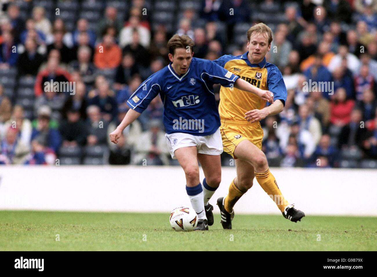 Billy Dodds of Rangers gets past Ayr United's Ferguson Stock Photo - Alamy