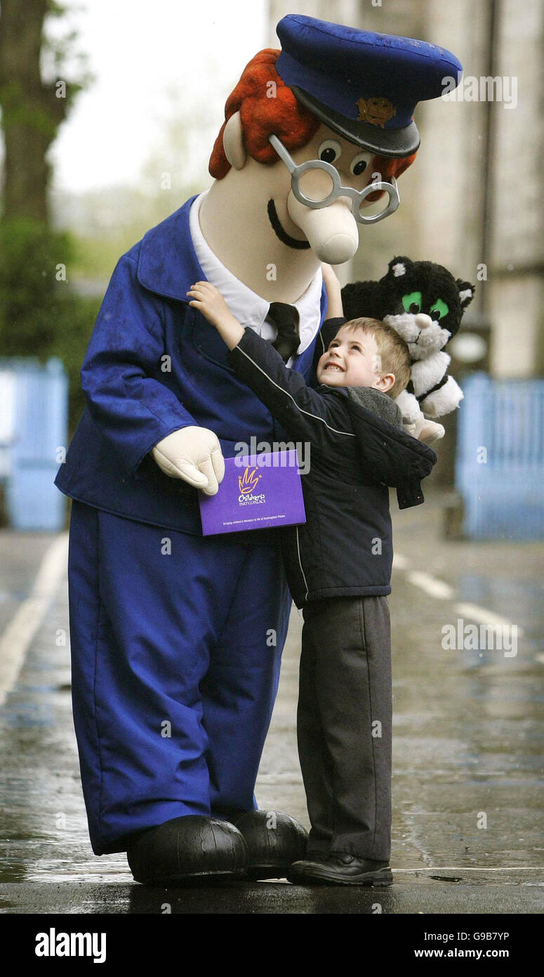 Postman pat delivers an invitation to thomas burnip hi-res stock ...