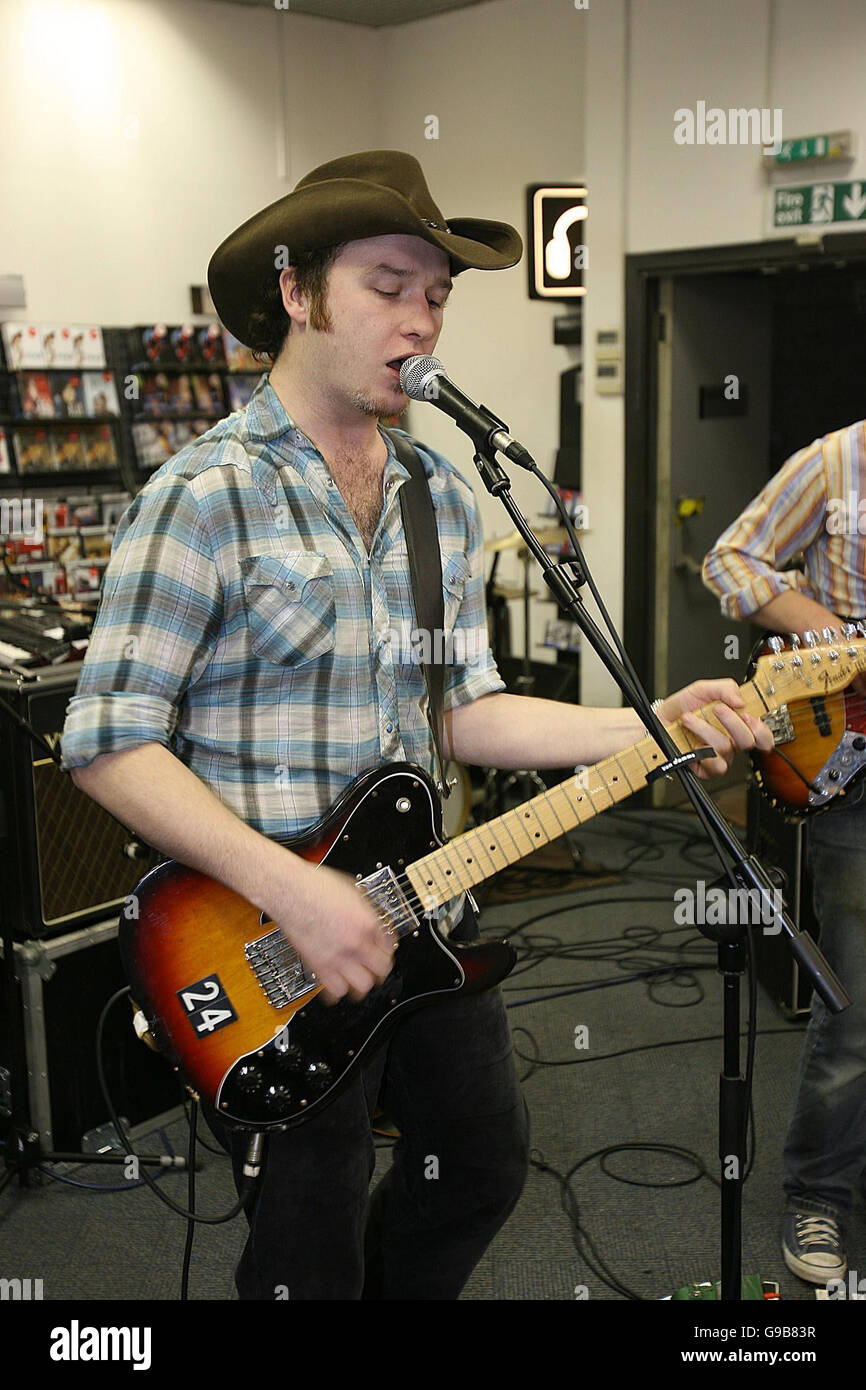 Mundy singer hi-res stock photography and images - Alamy