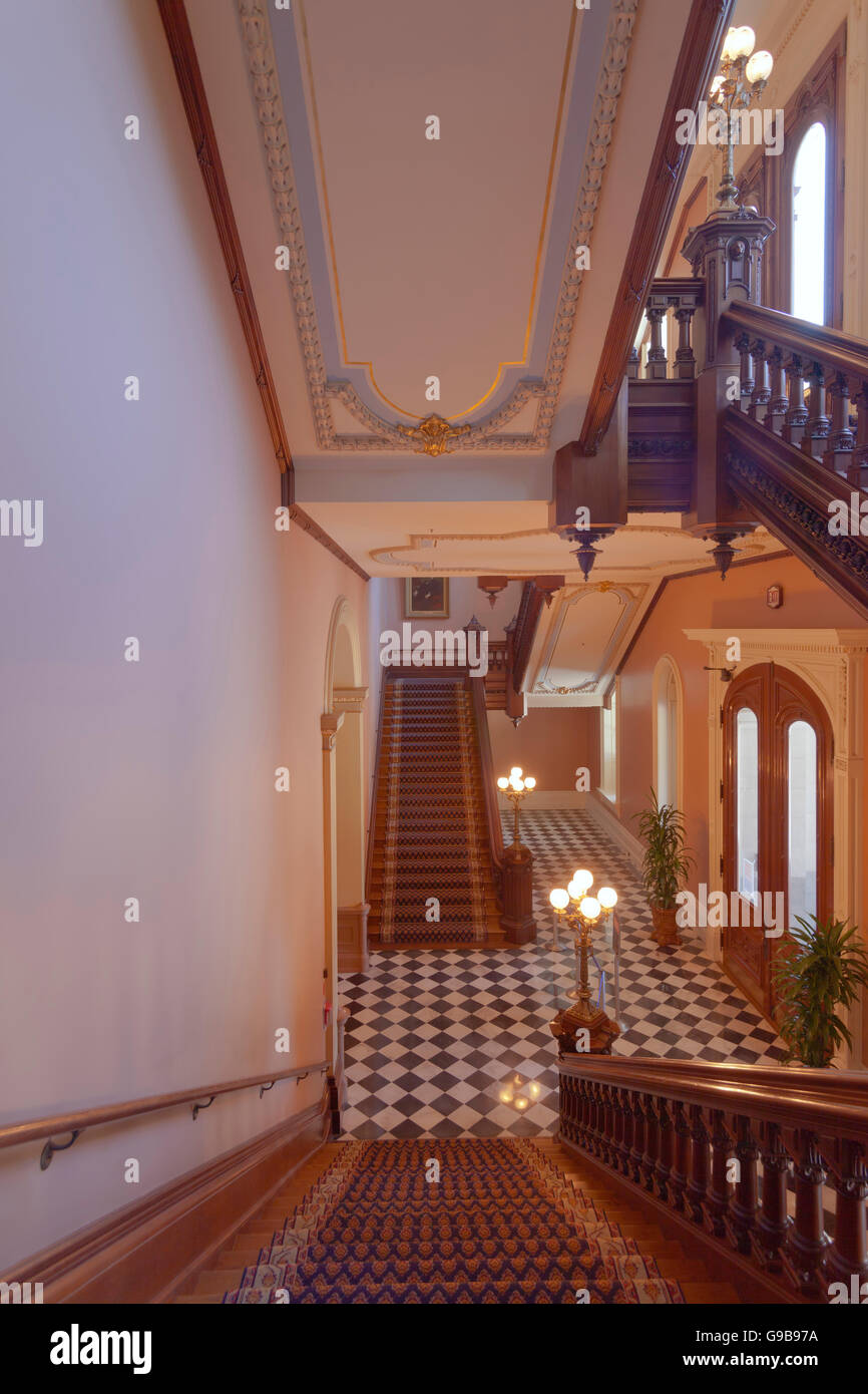 Interiors stairs hi-res stock photography and images - Alamy
