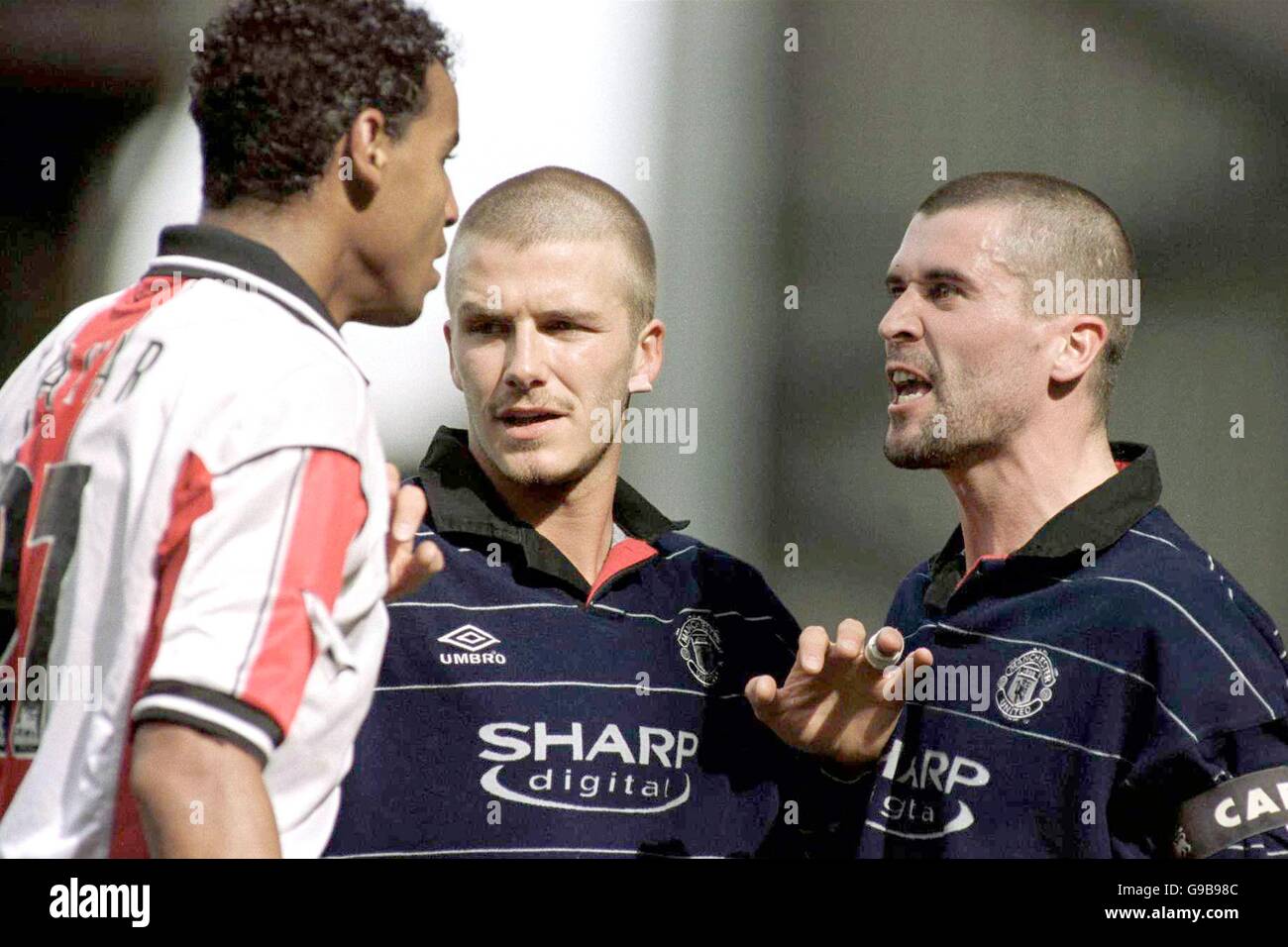 Football arguing roy keane hi-res stock photography and images - Alamy
