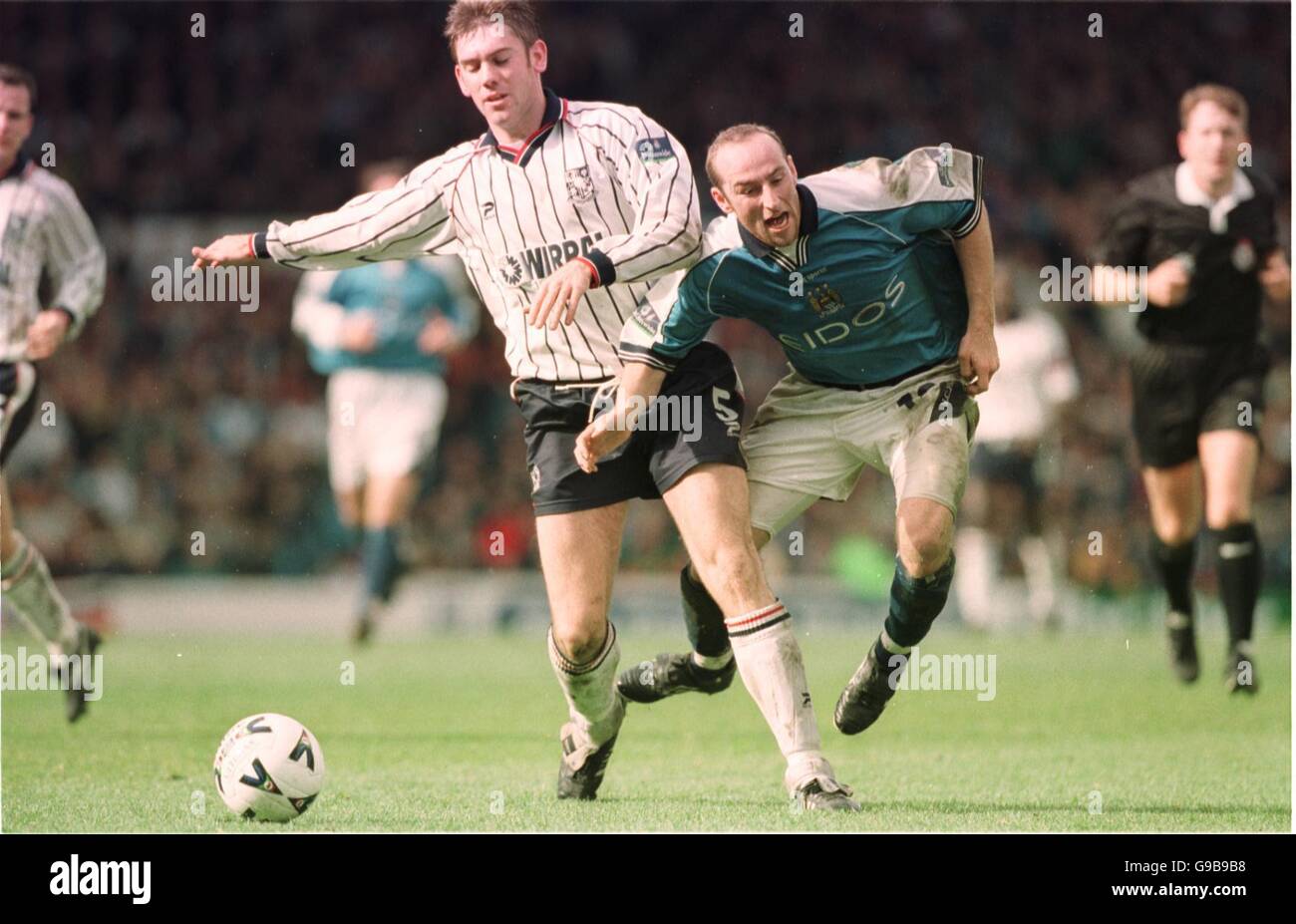 Manchester citys danny tiatto hi-res stock photography and images - Alamy