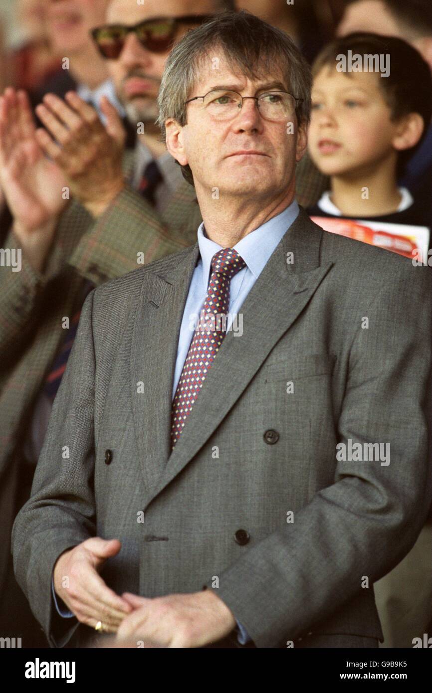 Martin edwards manchester united hi-res stock photography and images ...