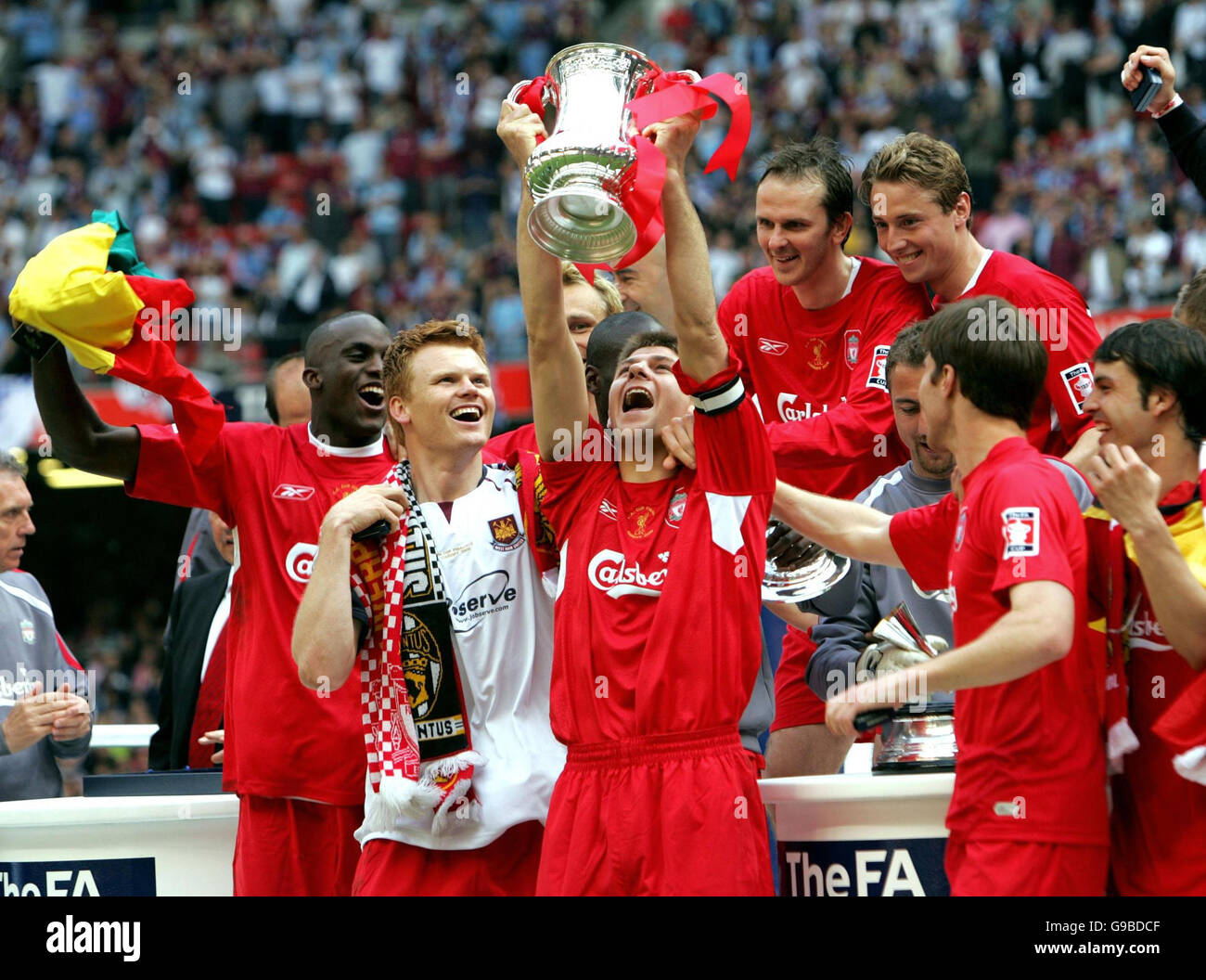 Steven gerrard west ham fa cup hi-res stock photography and images - Alamy