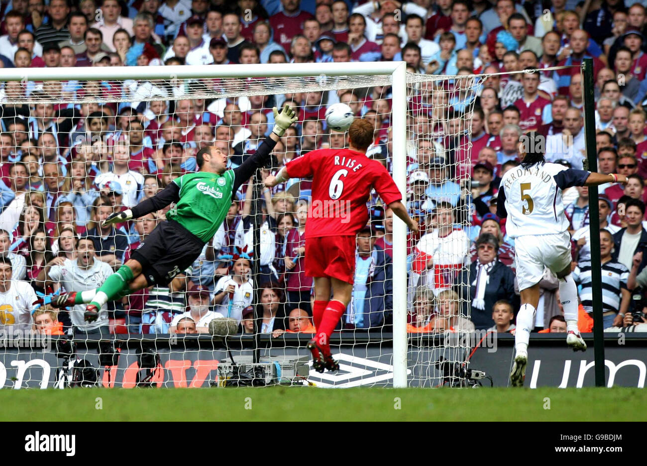 Ball deflection hi-res stock photography and images - Alamy