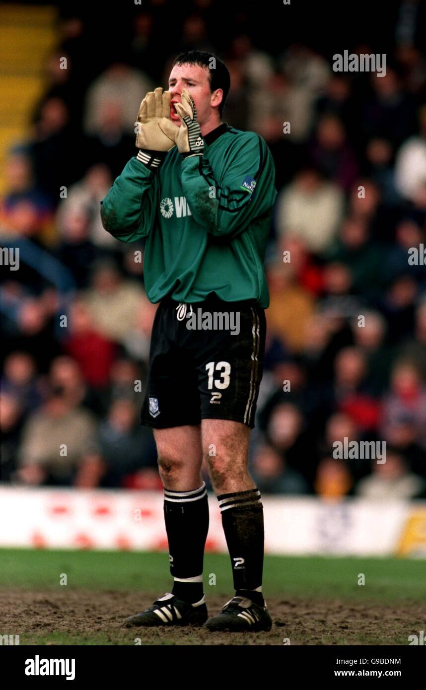 Tranmere rovers goalkeeper joe murphy hi-res stock photography and ...