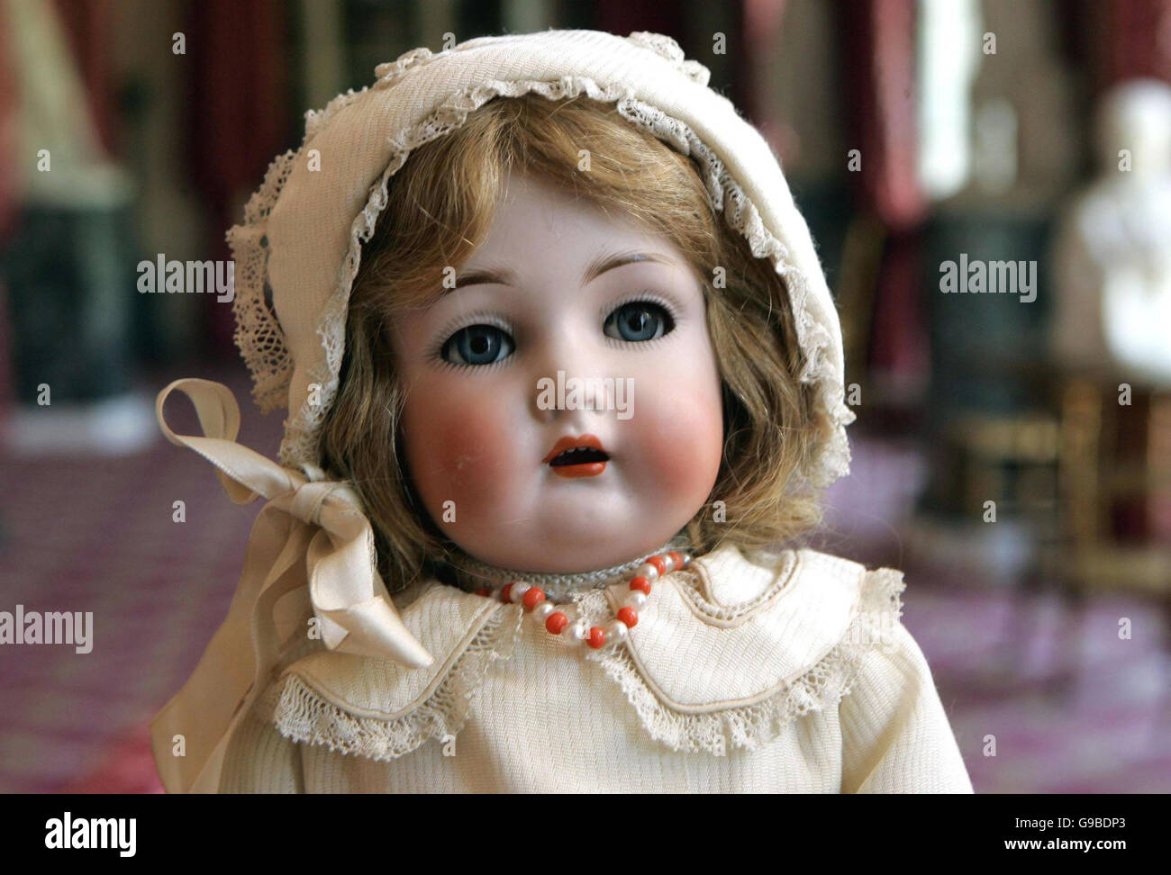 Queens doll house windsor castle hi-res stock photography and images ...