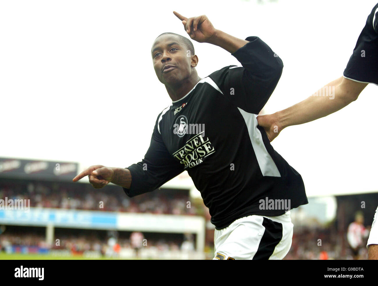 Swansea City's Leon Knight celebrates his second goal Stock Photo - Alamy