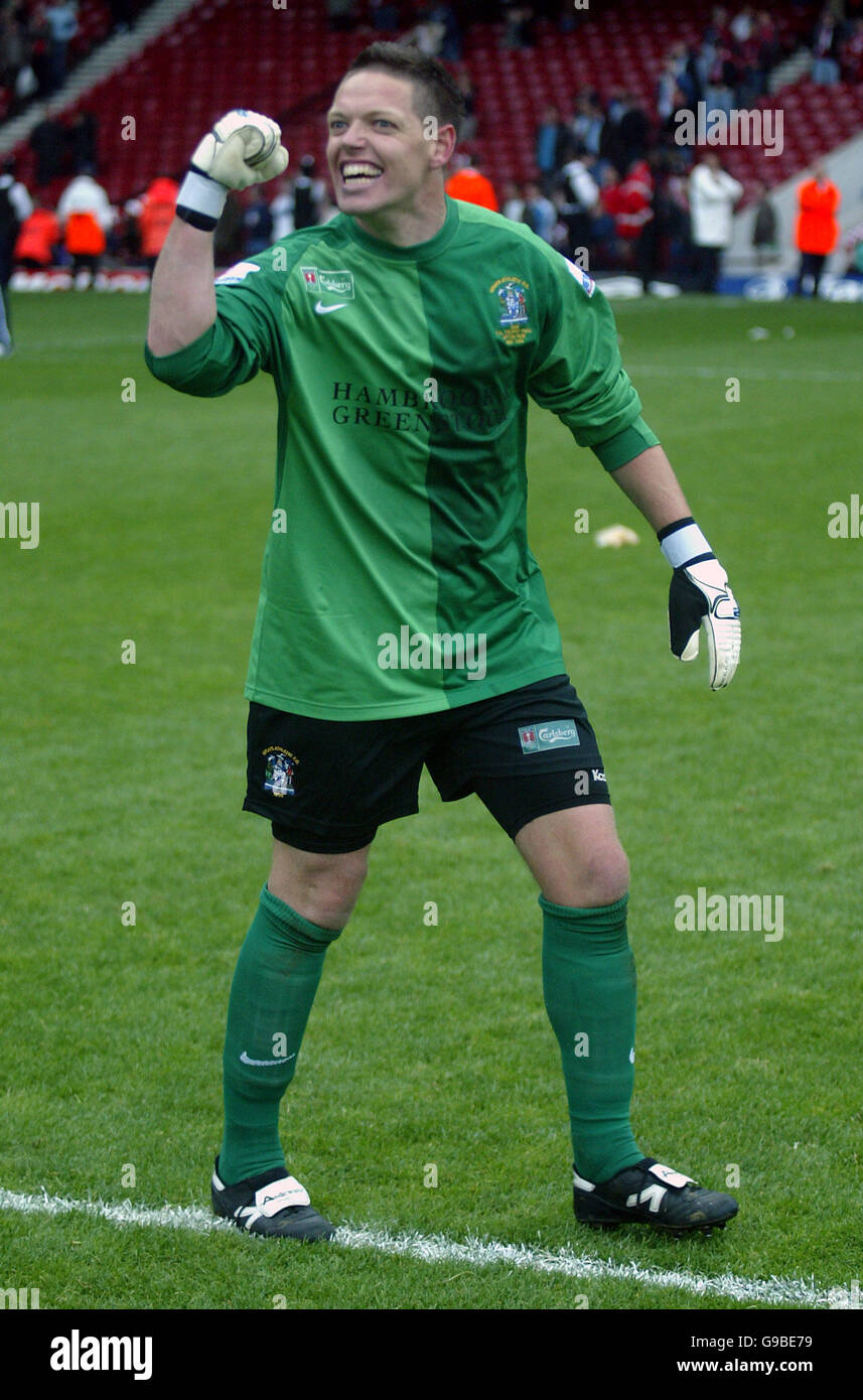 Soccer fa trophy final grays athletic v woking upton park hi-res stock ...