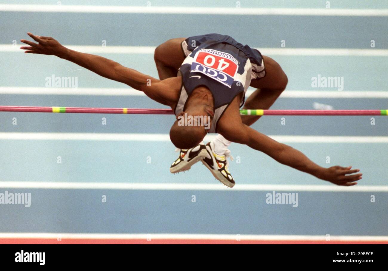 Charles austin competing in the ricoh tour high jump final hi-res stock ...