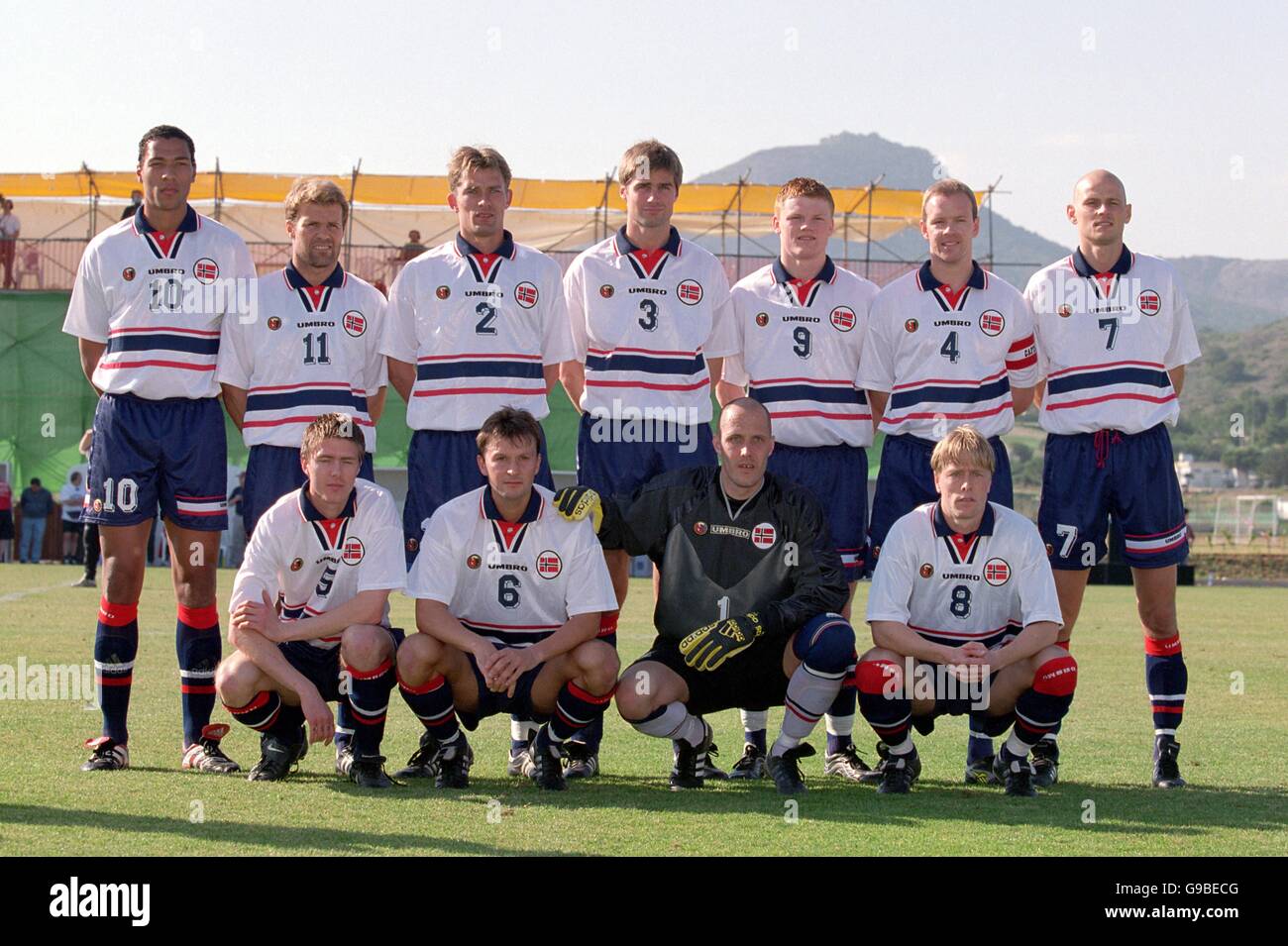 Norway football team 2000 hi-res stock photography and images - Alamy