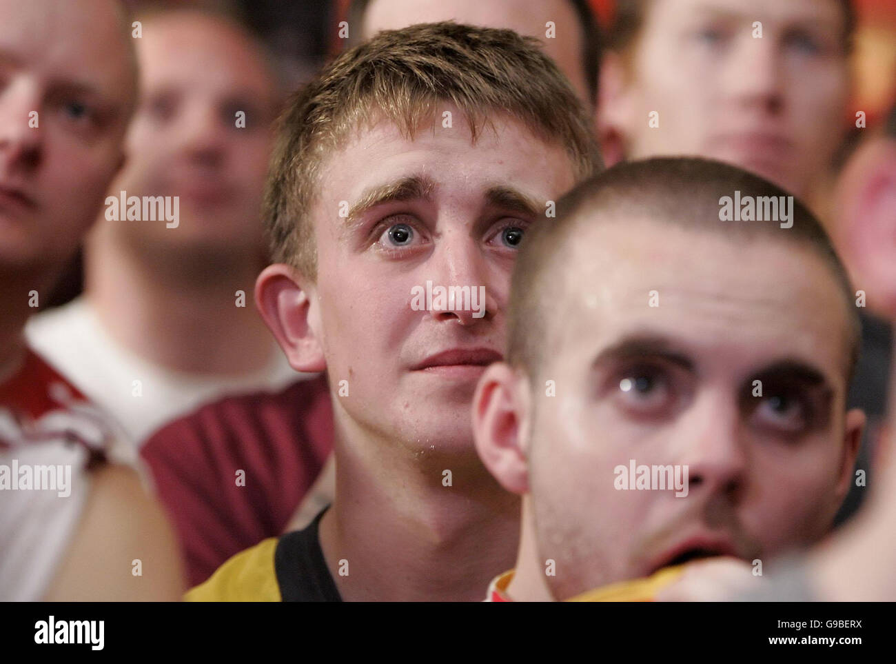 Arsenal fans pub hi-res stock photography and images - Alamy