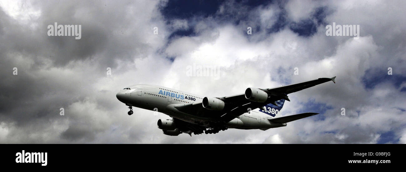 The world's largest passenger plane, the 555-seater Airbus A380 ...