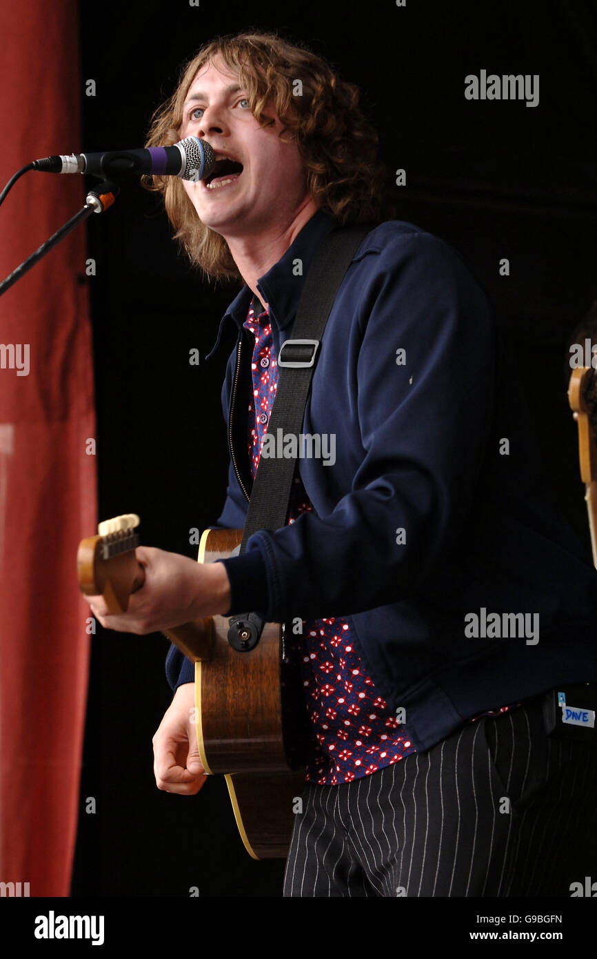 Zutons performing on stage hi-res stock photography and images - Alamy
