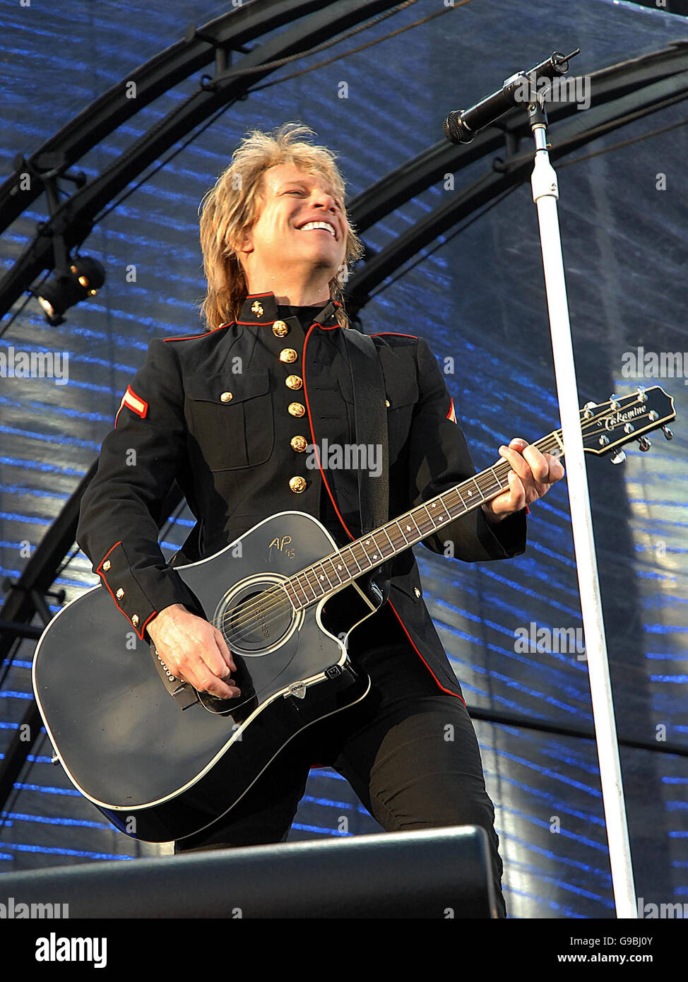 SHOWBIZ BonJovi. Jon Bon Jovi on stage in Dublin's Croke Park Stock ...