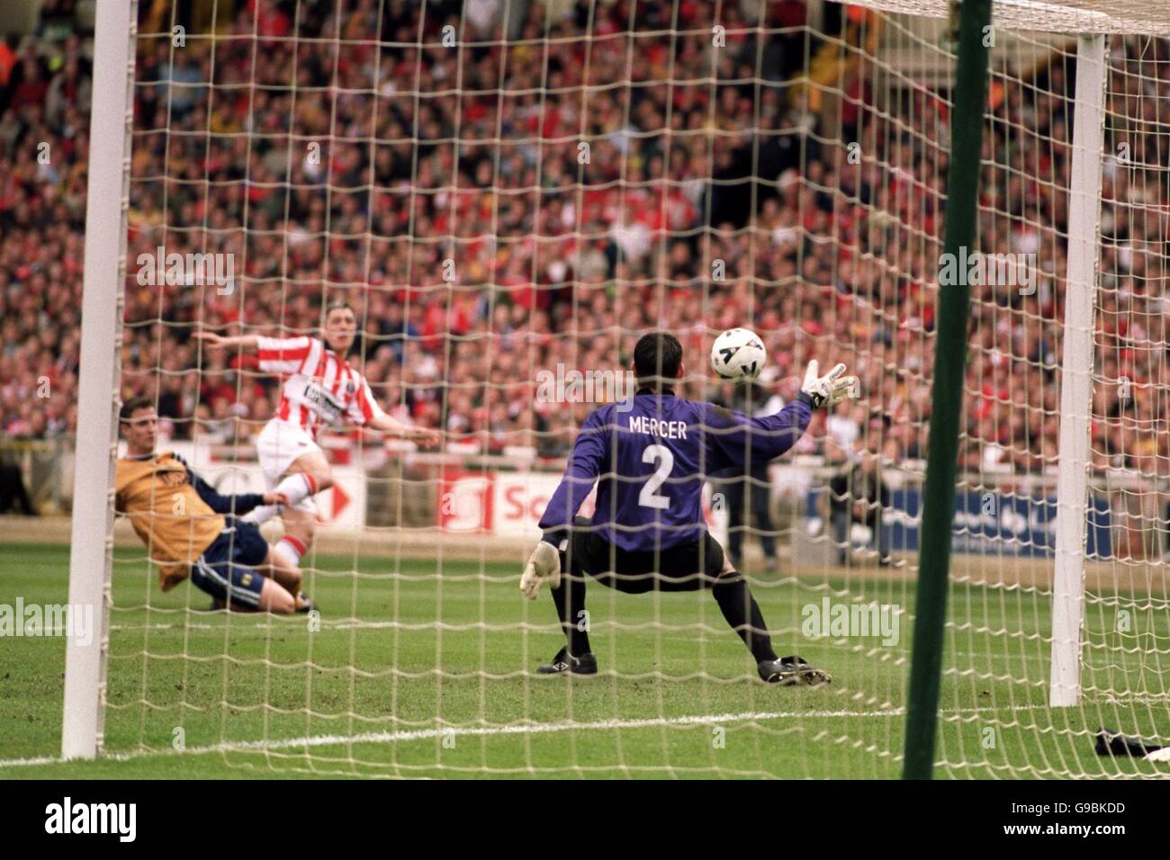 Stoke final score hi-res stock photography and images - Alamy