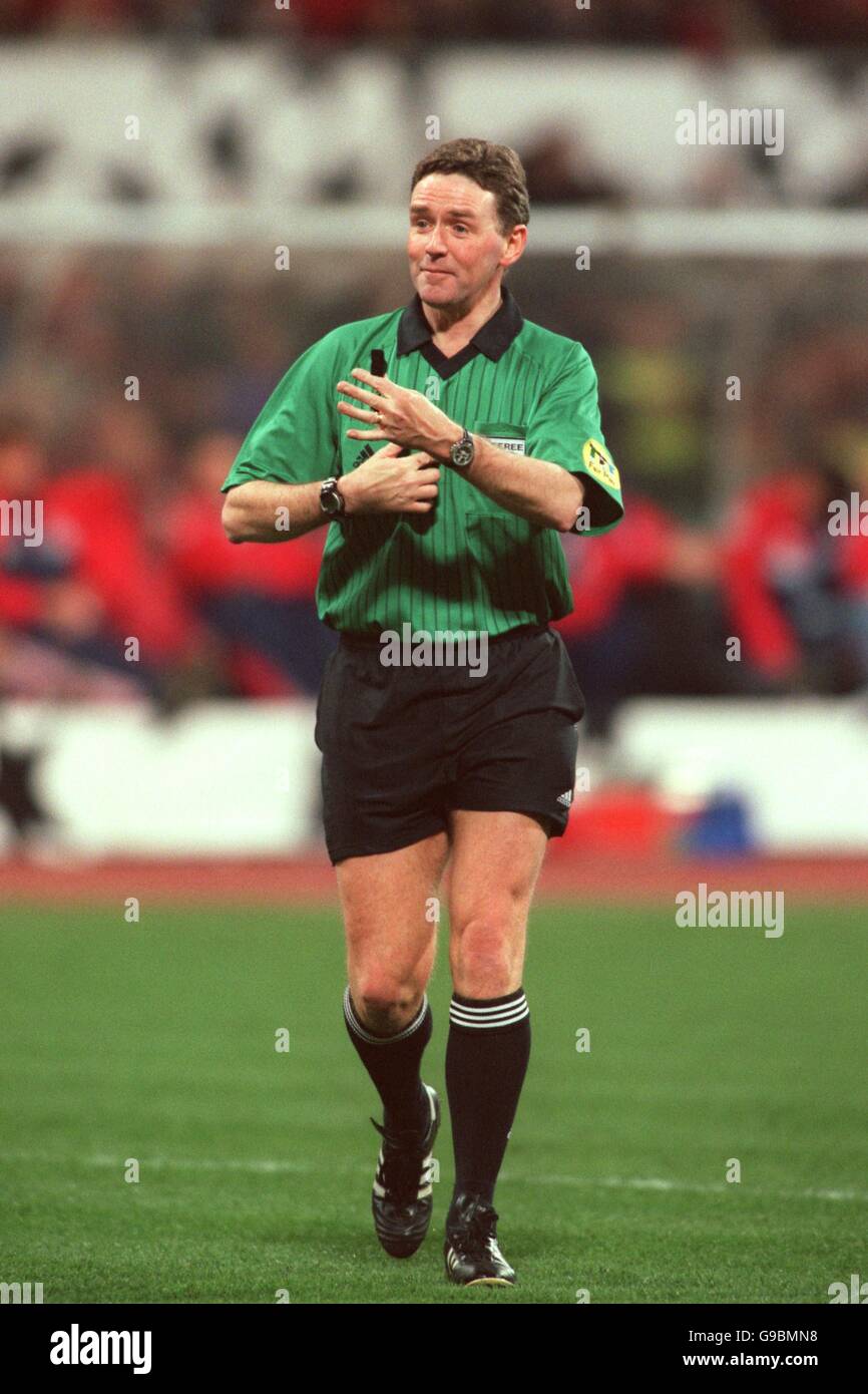 Soccer - UEFA Champions League - Quarter Final Second Leg - Bayern ...