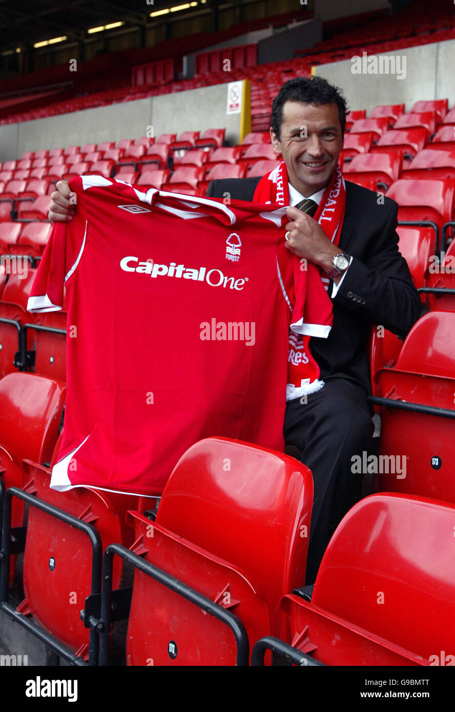 Colin calderwood is unveiled as nottingham forest manager hi-res stock ...